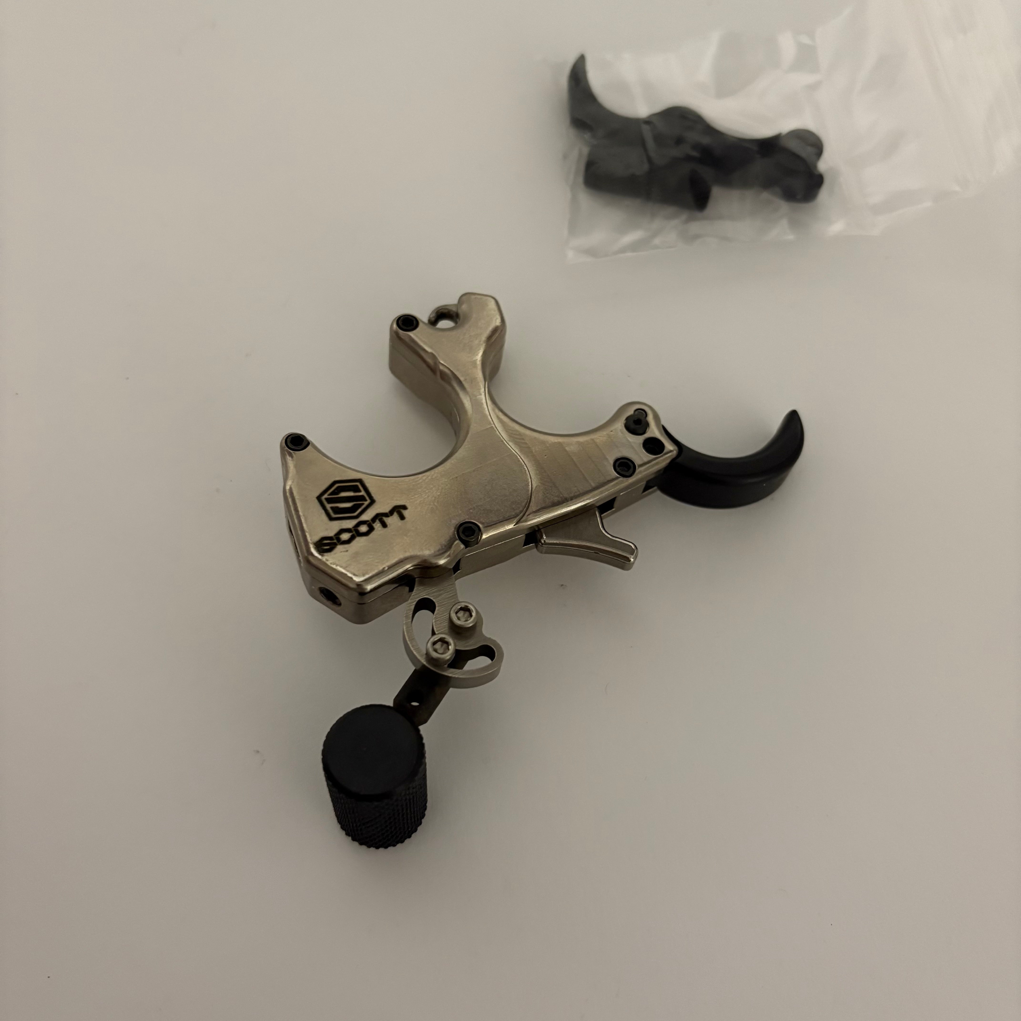 Scott Apex Thumb Trigger Release Large - NEW (#372) – Archery Outlet